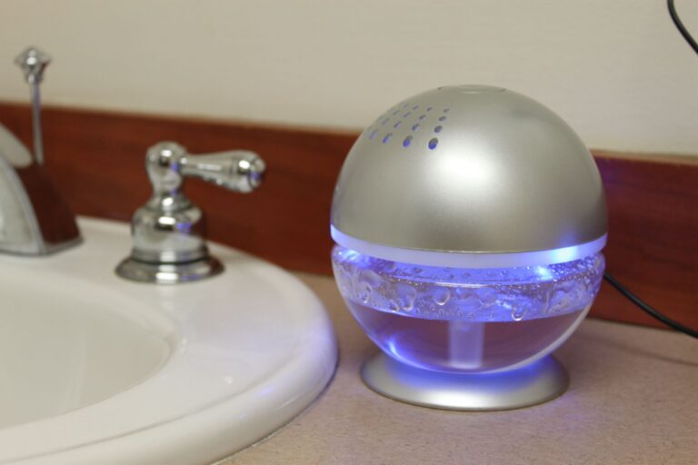 EcoGecko Little Squirt Glowing Water, Air Revitalizer, Air Freshener ...